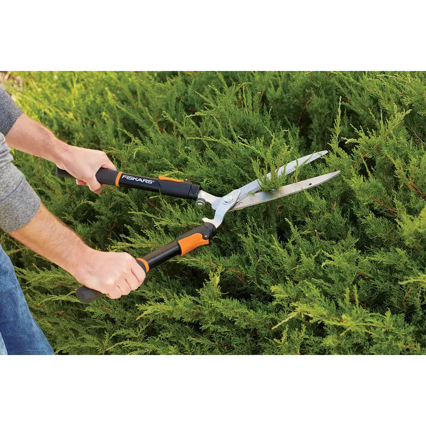 Fiskars PowerLever™ Telescopic (645mm-800mm) Hedge Shear JM1537 – Power ...